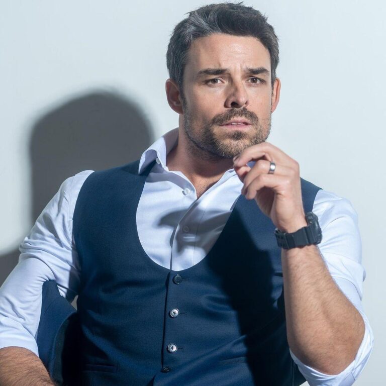 Jen Lilley & Jesse Hutch Stay For Christmas on Great American Family