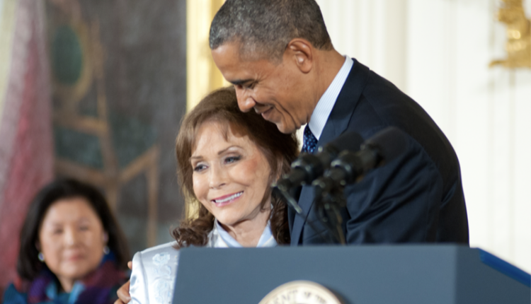 Loretta-Lynn-barak-obama | Celebrating The Soaps