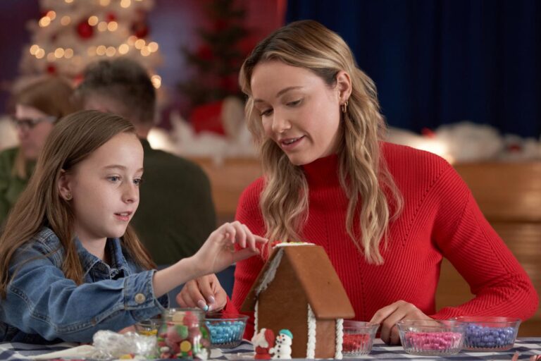 Christopher Russell & Katrina Bowden Enjoy The Most Colorful Time Of ...