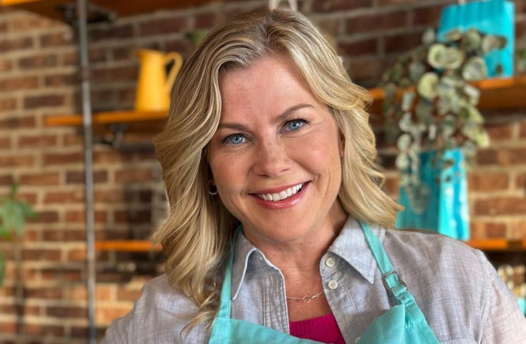 One Bad Apple: A Hallmark Hannah Swensen Mystery Reunites Alison ...