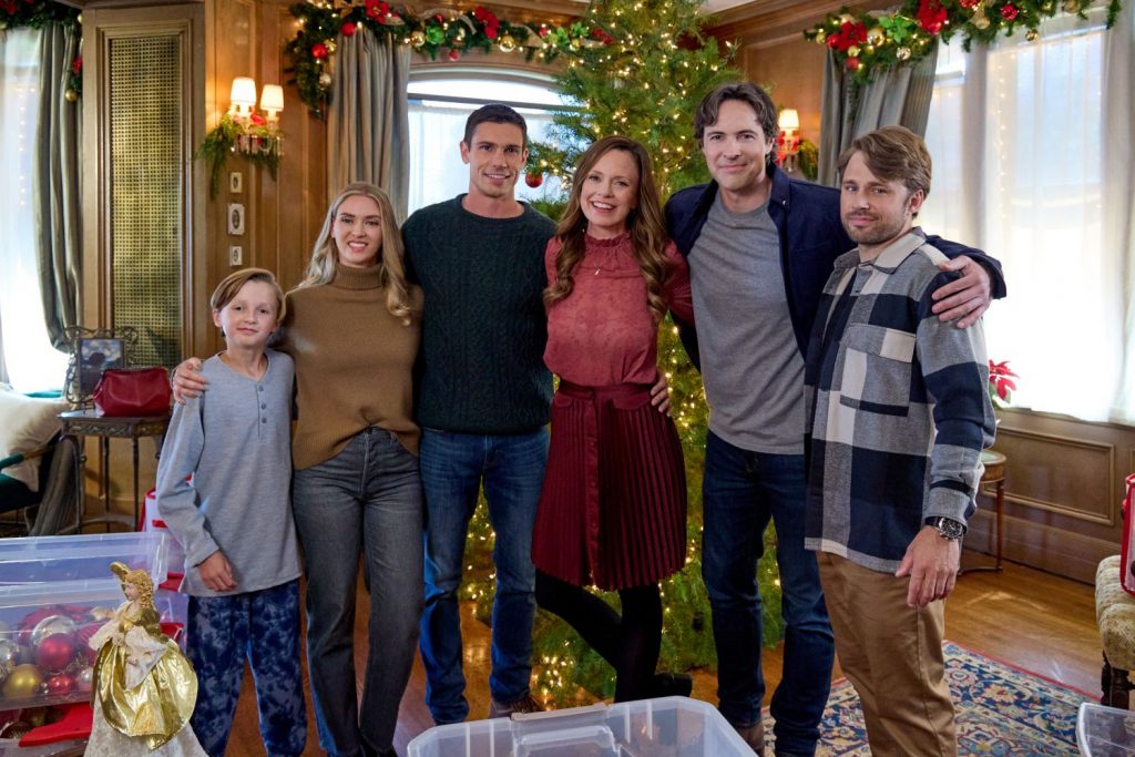 Debbie Macomber’s Joyful Mrs. Miracle Stars B&B Actor Tanner Novlan