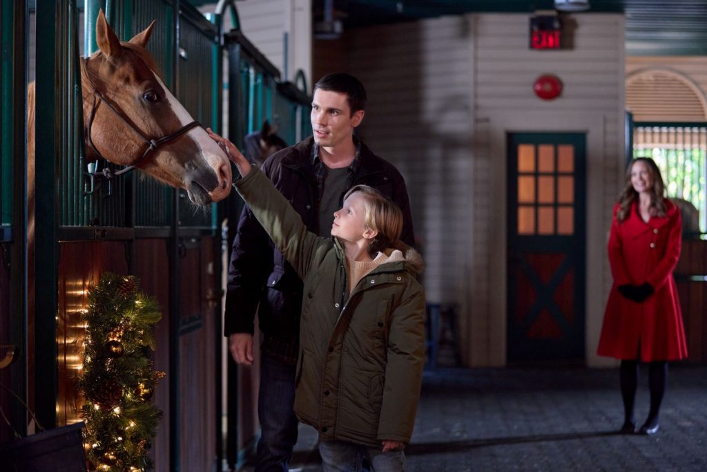 Debbie Macomber’s Joyful Mrs. Miracle Stars B&B Actor Tanner Novlan