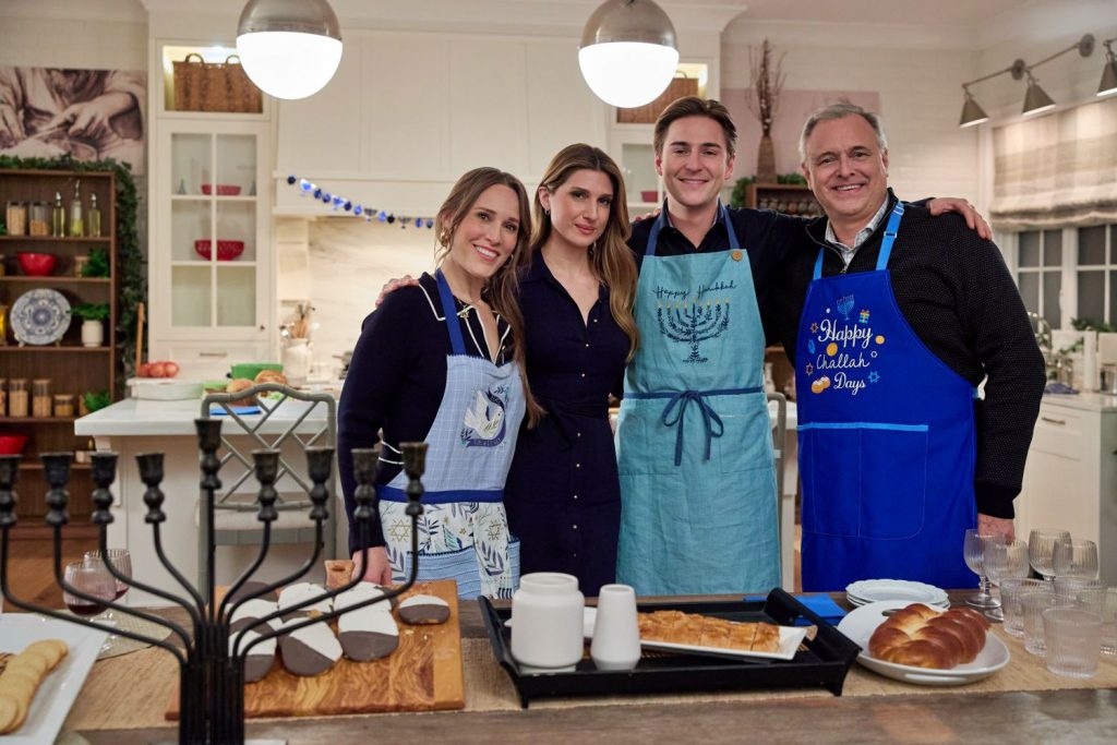 Emily Arlook & Evan Roderick In Leah’s Perfect Gift On Hallmark Channel